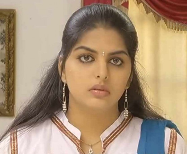 அட.., கோலங்கள் சீரியலில் நடித்த நடிகை ஸ்ரீ வித்யாவா இது..? தற்போது ...