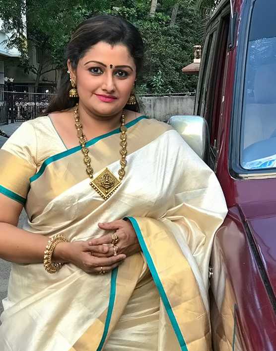 'ரோஜா' சீரியல் நடிகை ஷர்மிளாவின் மகளை பாத்திருக்கீங்களா?.... அழகுல ...