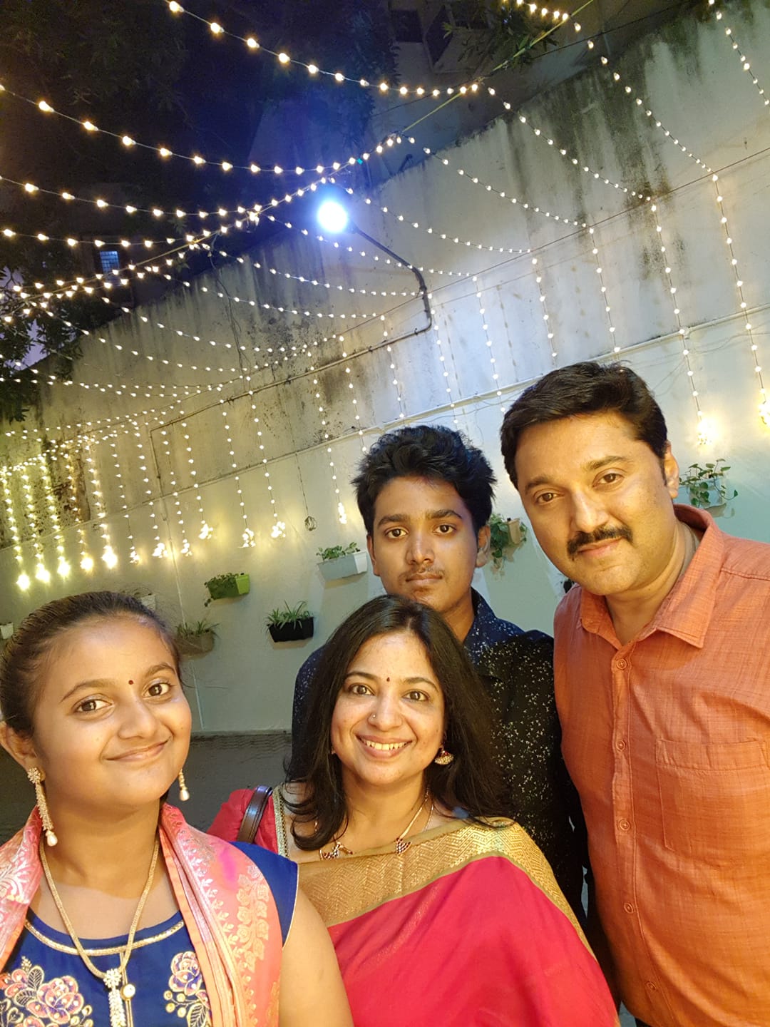 பிரபல சின்னத்திரை நடிகர் பாரத் கல்யாணின் அழகிய குடும்பத்தை பார்த்துள்ளீர்களா?…. வைரலாகும் ...