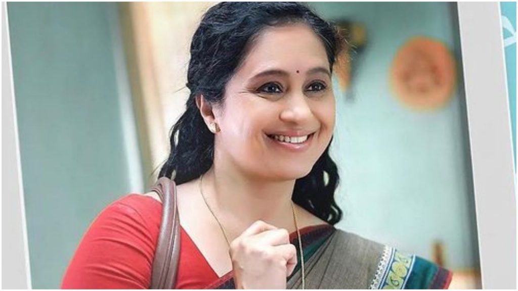 நீண்ட இடைவெளிக்கு பிறகு வெள்ளித்திரையில் கால் பதிக்கும் நடிகை தேவயானி ...