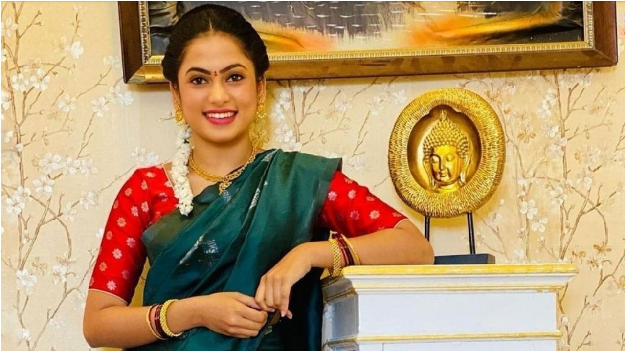 ‘எதிர்நீச்சல்’ சீரியலில் கிராமத்து பொண்ணா இருக்கும் மதுமிதாவா இது ...