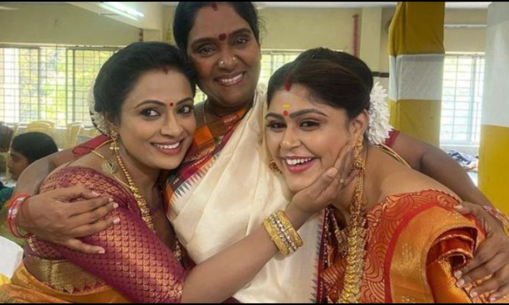 ‘மீனாட்சி பொண்ணுங்க’ சீரியல் நடிகை சசிலயாவின் தங்கையை பாத்துருக்கீங்களா ...